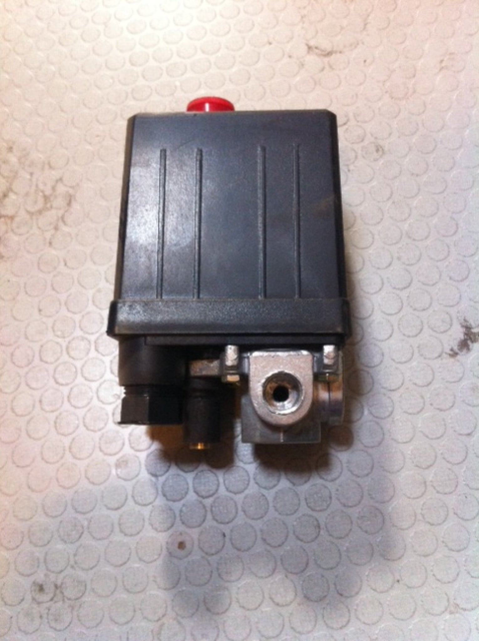 PRESSURE SWITCH – Schou